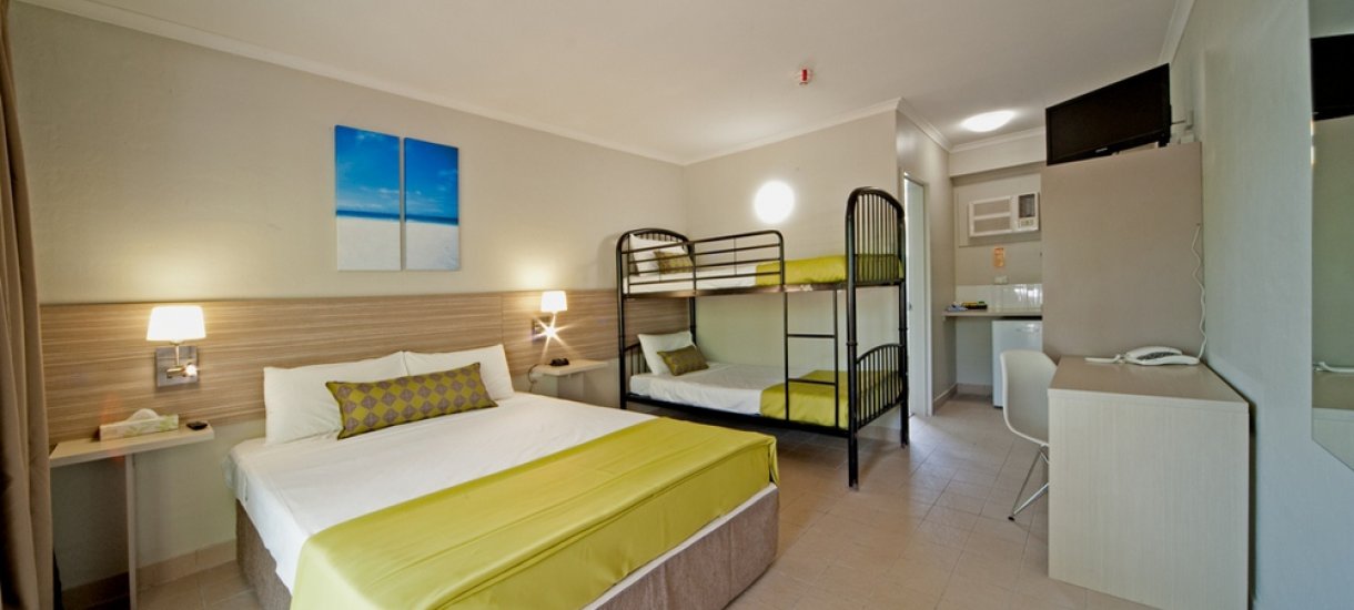 Club Croc Hotel Airlie Beach | Hotelli | matkatoimisto Aktiv-Resor